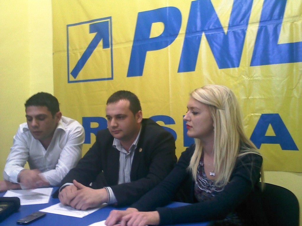 Tinerii liberali din Caraș susțin bendița tricoloră! Aceștia cred că e ...