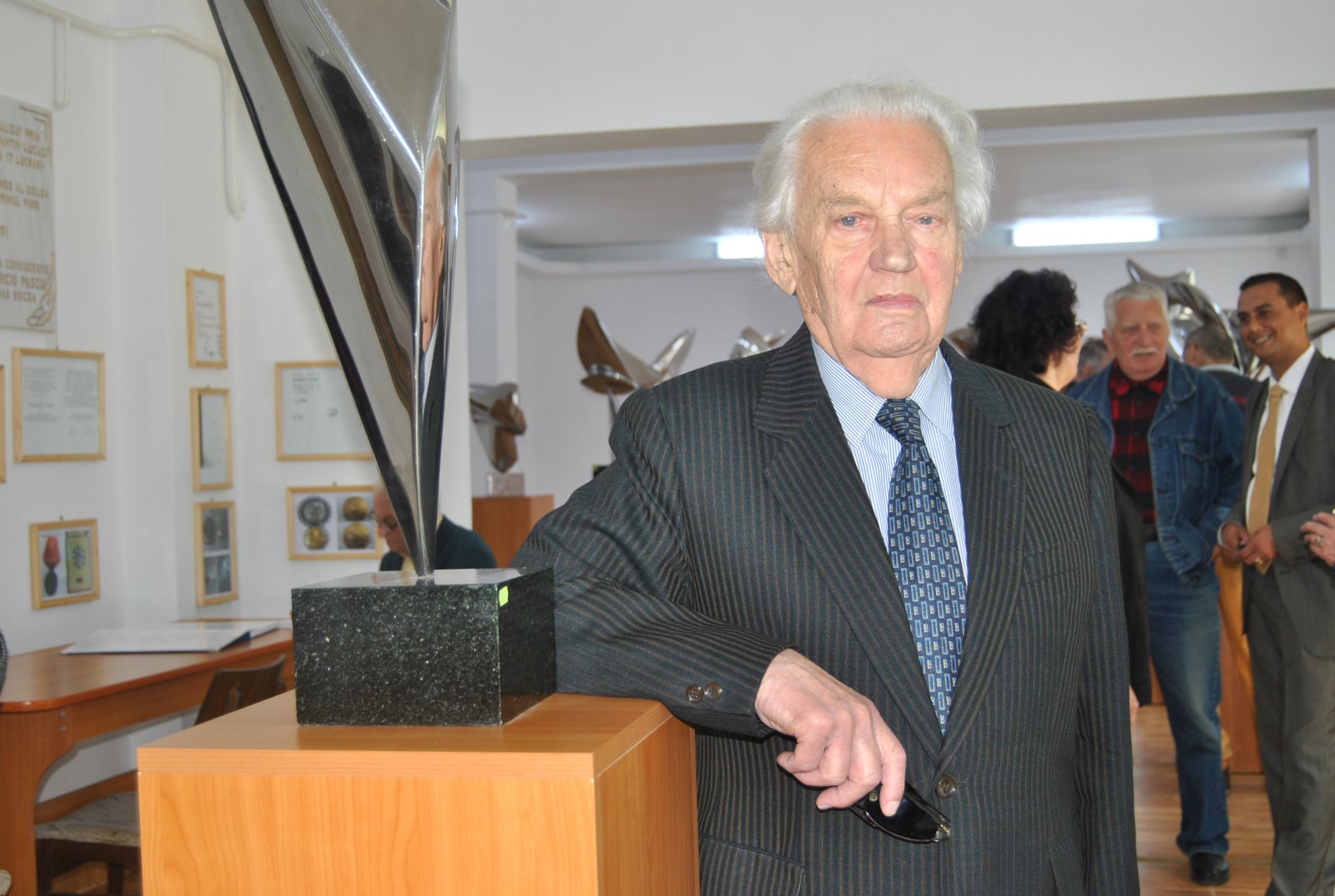 Sculptorul monumentalist Constantin Lucaci, aniversat la nouă decenii ...