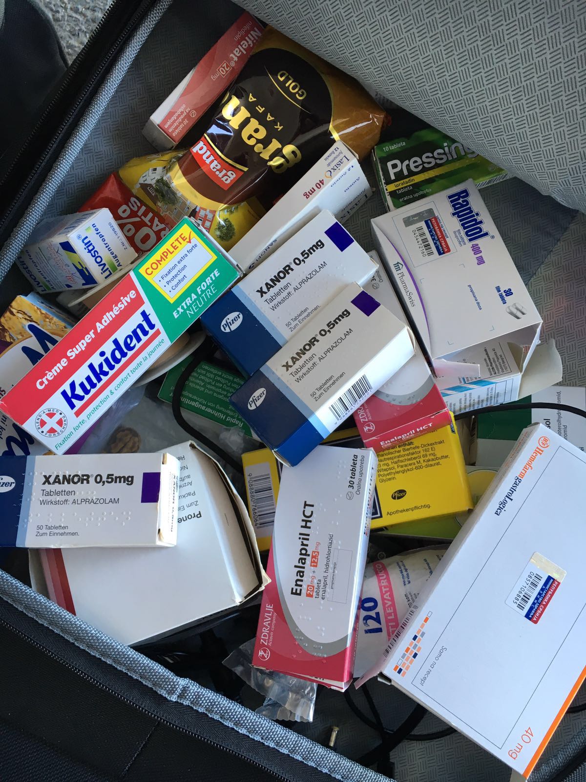 Un sârb a fost prins în timp ce încerca să introducă în țară ...