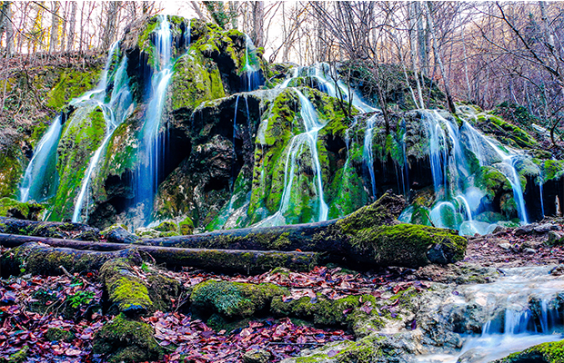 Cascada Beușnița - o măsea stricată de pe care cocalarii continuă să ...