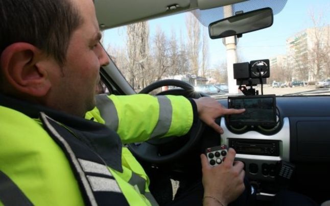 Cu peste 130 km/h prin Caransebeș!