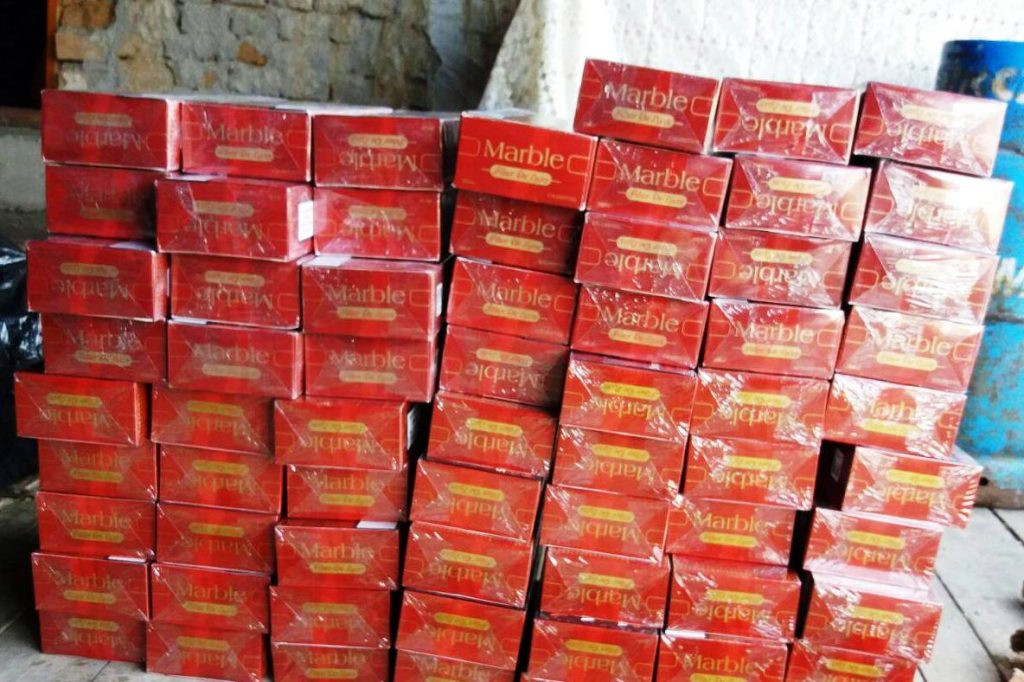 Puştiul-cărăuş, prins pe fâşia frontierei cu 100 de cartuşe de ţigări ...