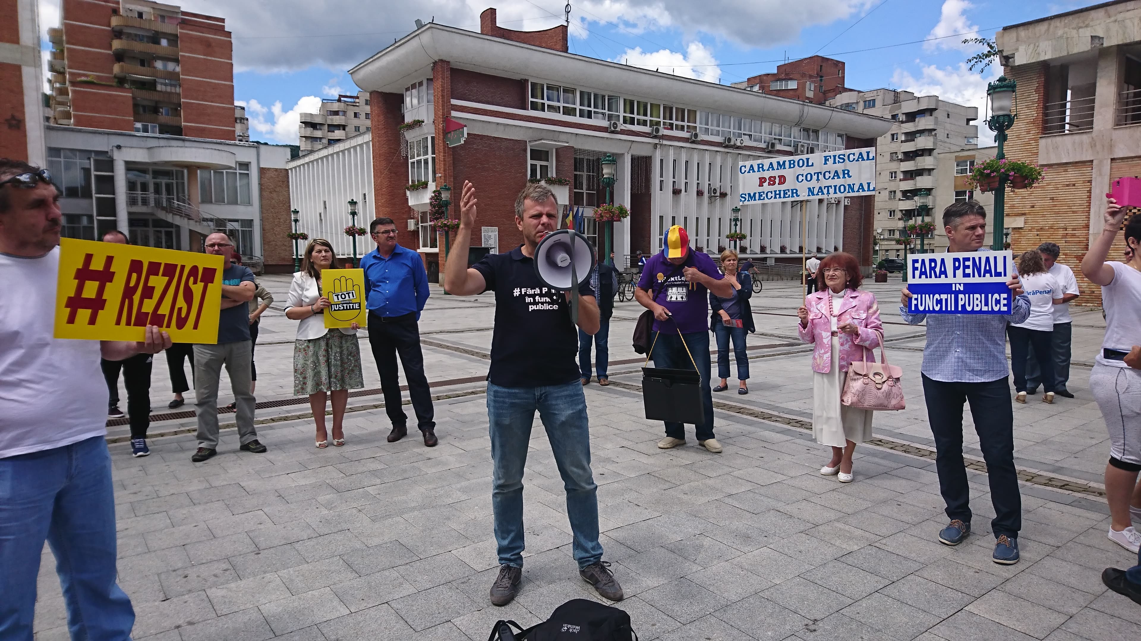 Mălin Bot: „În orice democraţie, când oamenii văd că sunt conduşi de ...