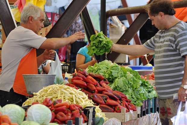 Cămara de iarnă cu cheltuială se ține! Legumele și fructele din piața ...