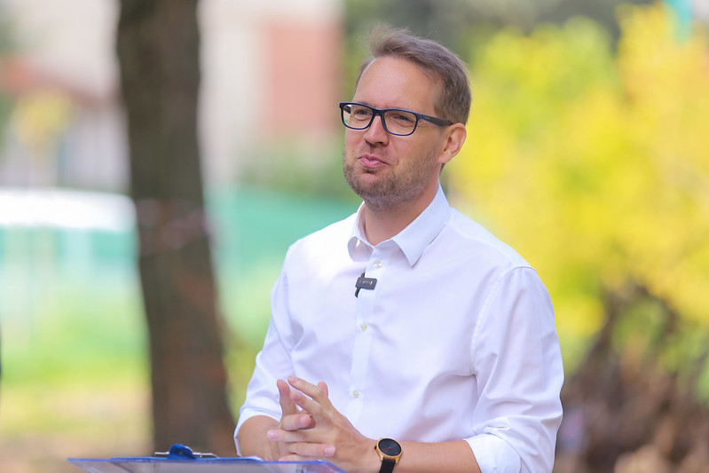 Primarul Dominic Fritz ia la pas cartierele Timișoarei pentru a se ...