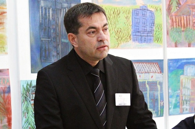 Doliu în învățământul cărășean! A murit Marius Șandru, directorul ...