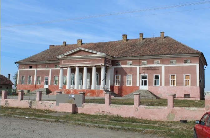 Un conac din Timiș va deveni unul dintre cele mai frumoase monumente ...