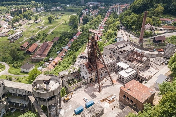 Turism la 50 de metri sub pământ, în munții Aninei!
