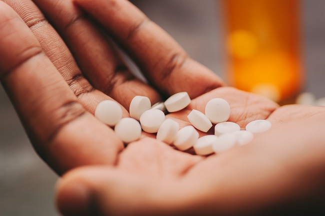 Peste 400.000 de pastile cu iod, trimise de Ministerul Sănătății în ...