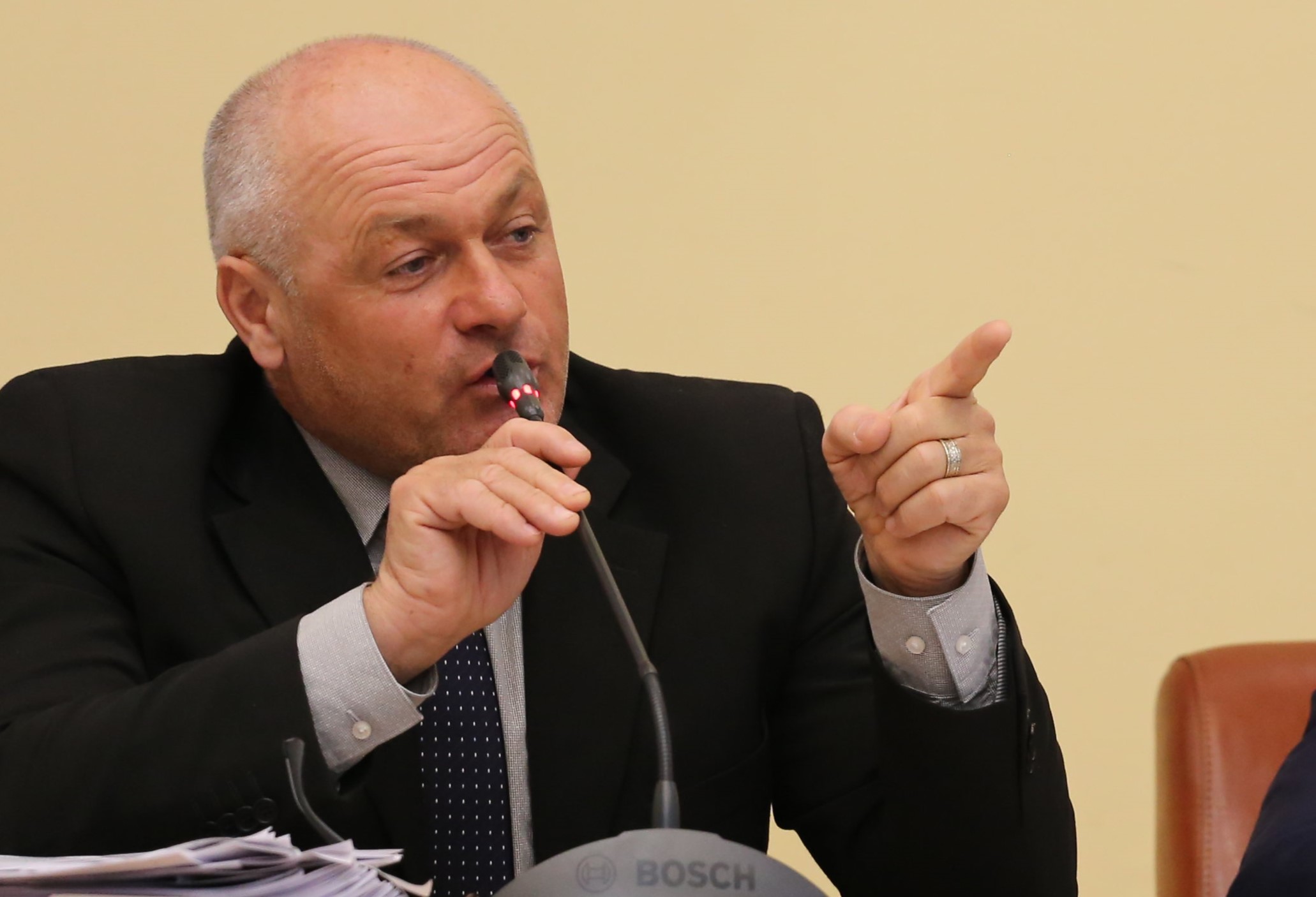 Dunca: Reduceți aparatul bugetar și eliminați căpușele de pe lanțul de ...