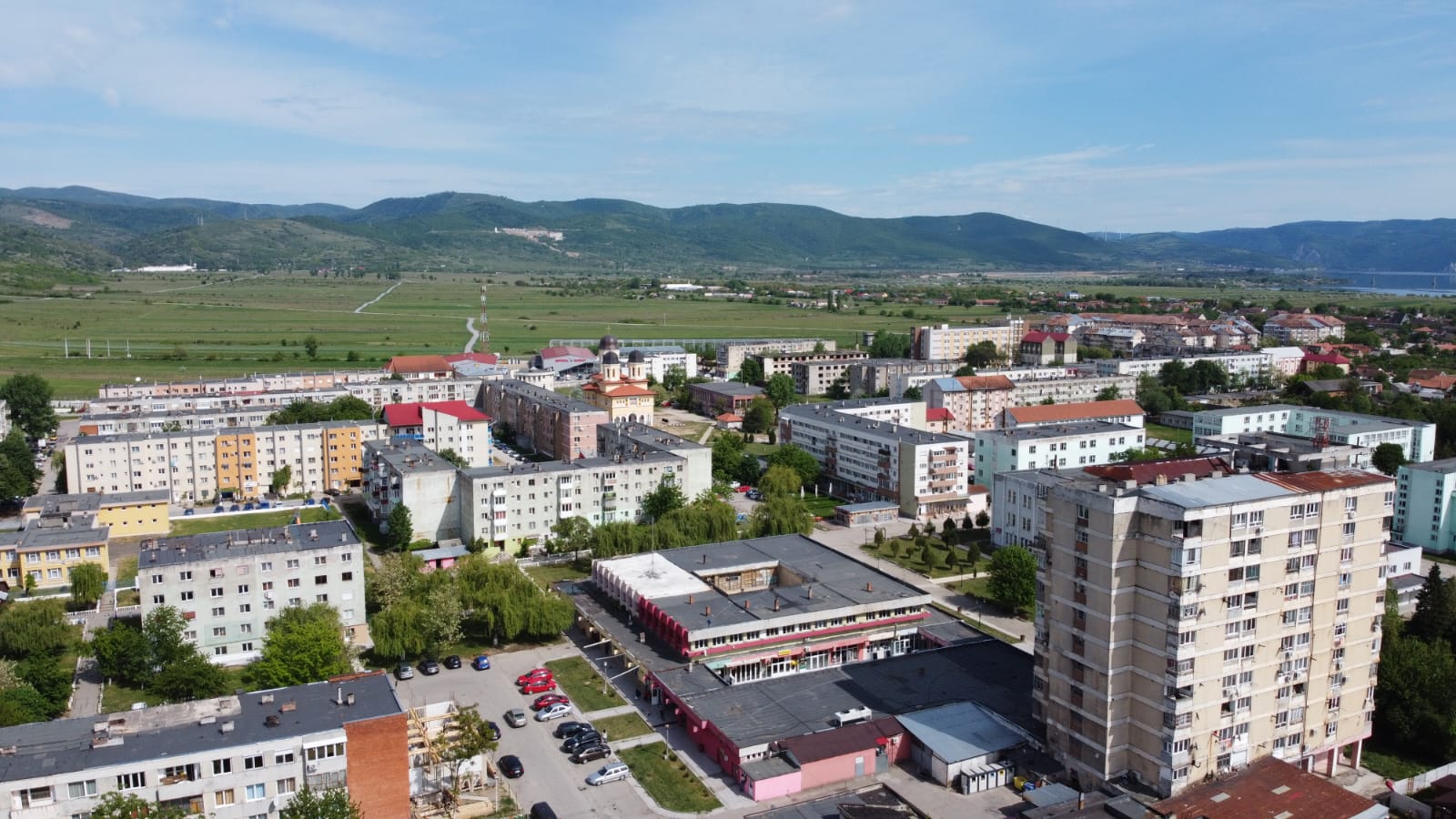 Spațiile publice din zona centrală a orașului Moldova Nouă ...