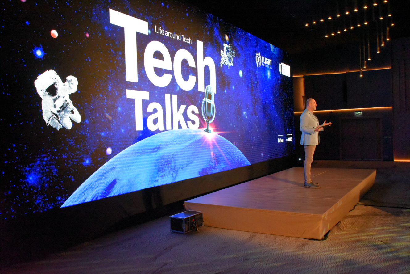 Tech Talks: viitorul este al tehnologiei, artei și inteligenței artificiale