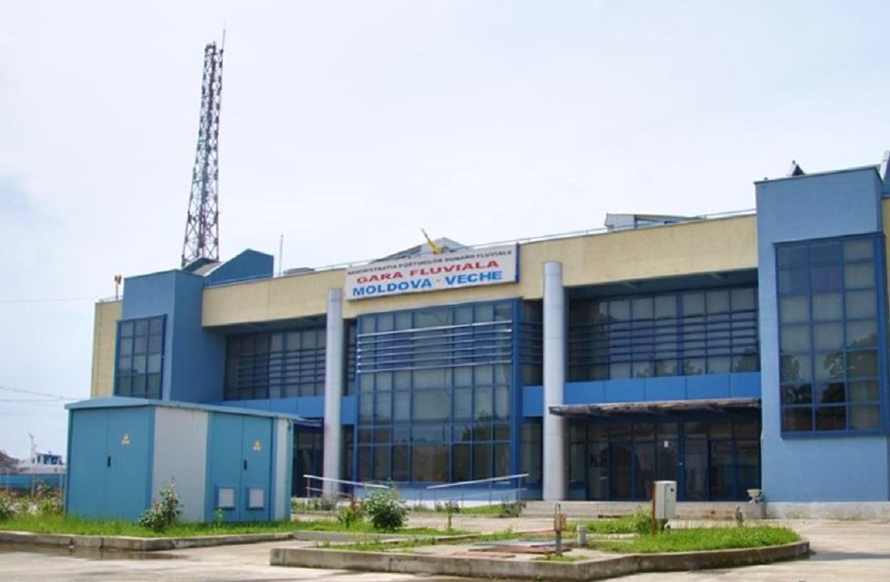 „Parcări” civilizate pentru nave în Portul Moldova Veche