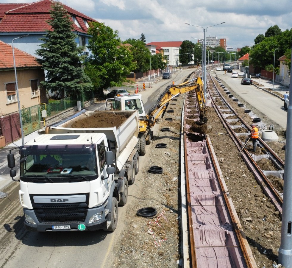 Se fac pregătiri pentru înierbarea liniei de tramvai pe Calea Bogdăneștilor