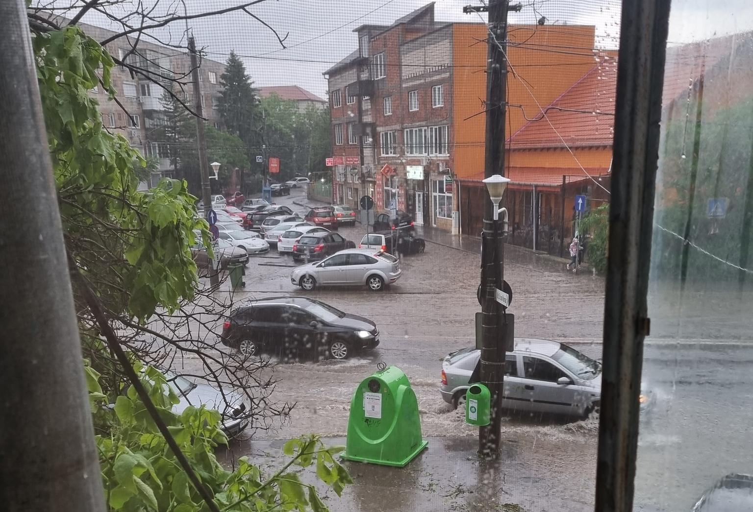 Zeci de solicitări pentru pompierii din Timișoara! Au fost probleme și ...