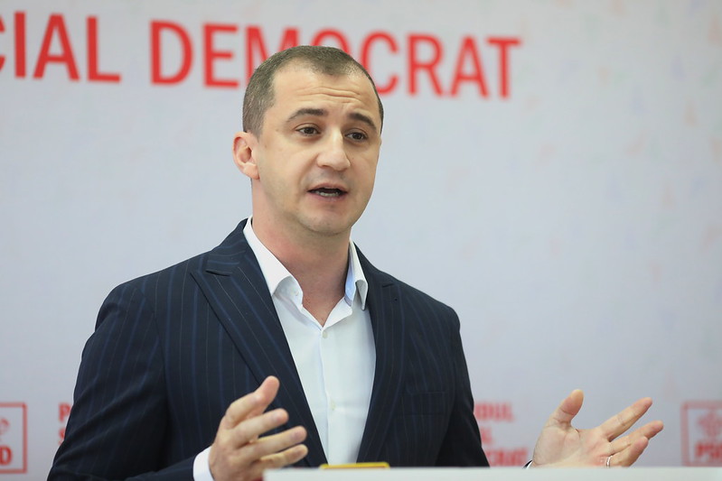 Simonis: Singurul stat revoluționar care a inventat apa caldă e România?