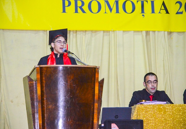 Un elev de nota 10 din cei 282 care au promovat examenul de bacalaureat! Rareș Suciu de la ...