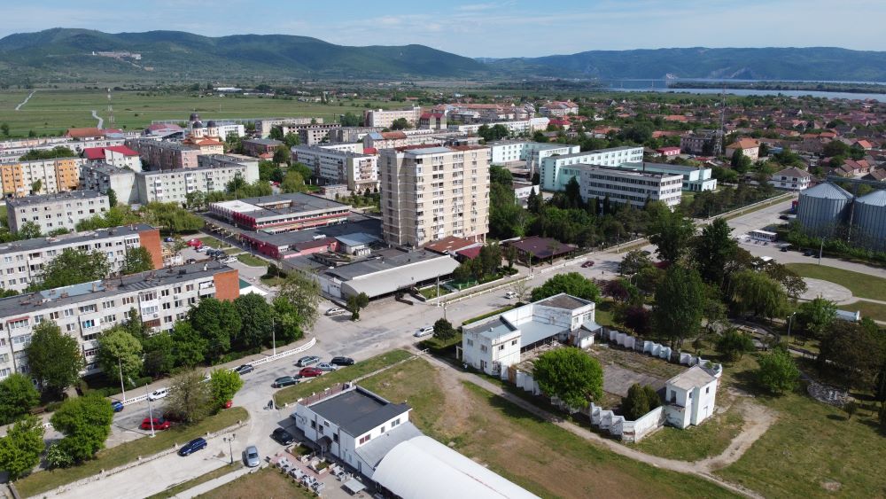 Vela: Turcii de la Eti Bakir fac din Moldova Nouă un El Dorado al României!