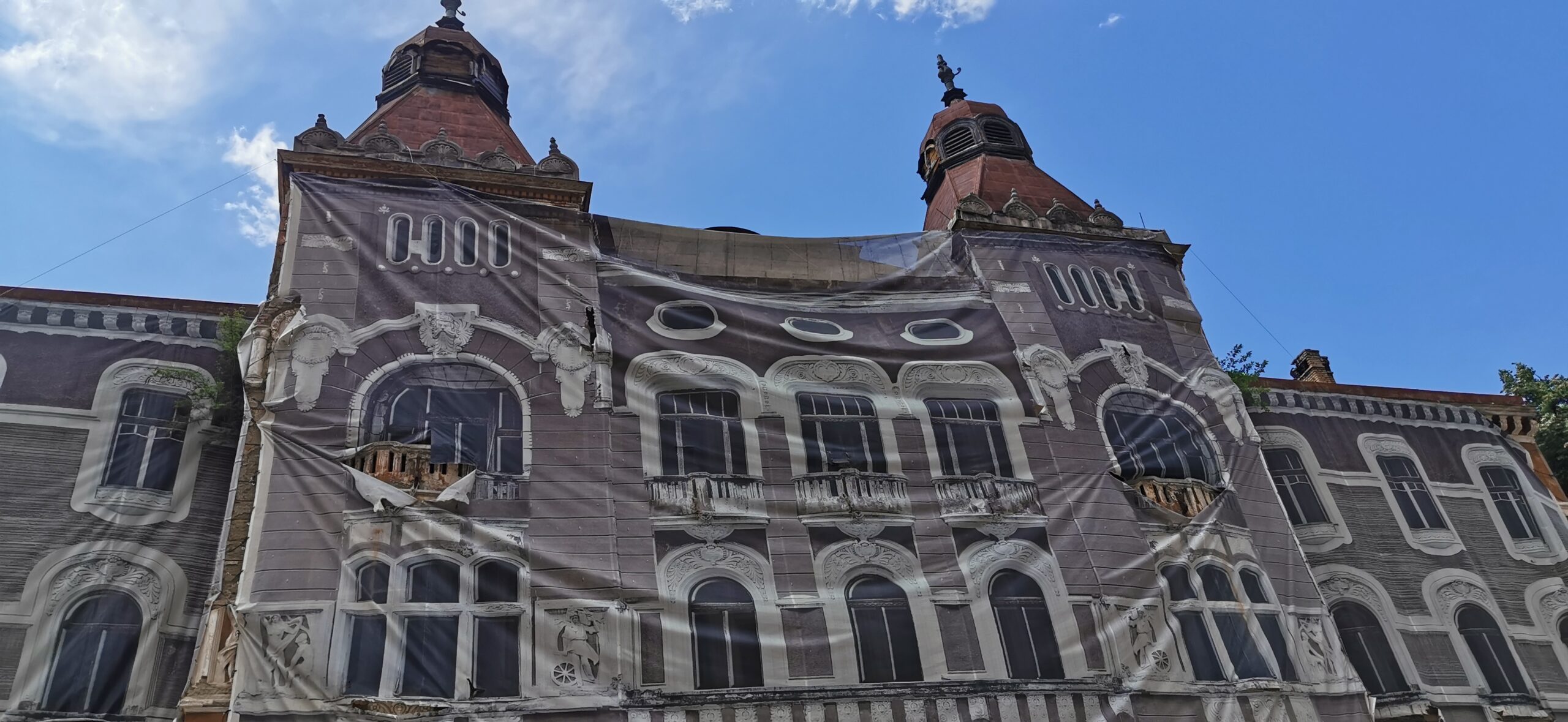 La Herculane se rade paragina din centrul istoric! Bijuteriile ...