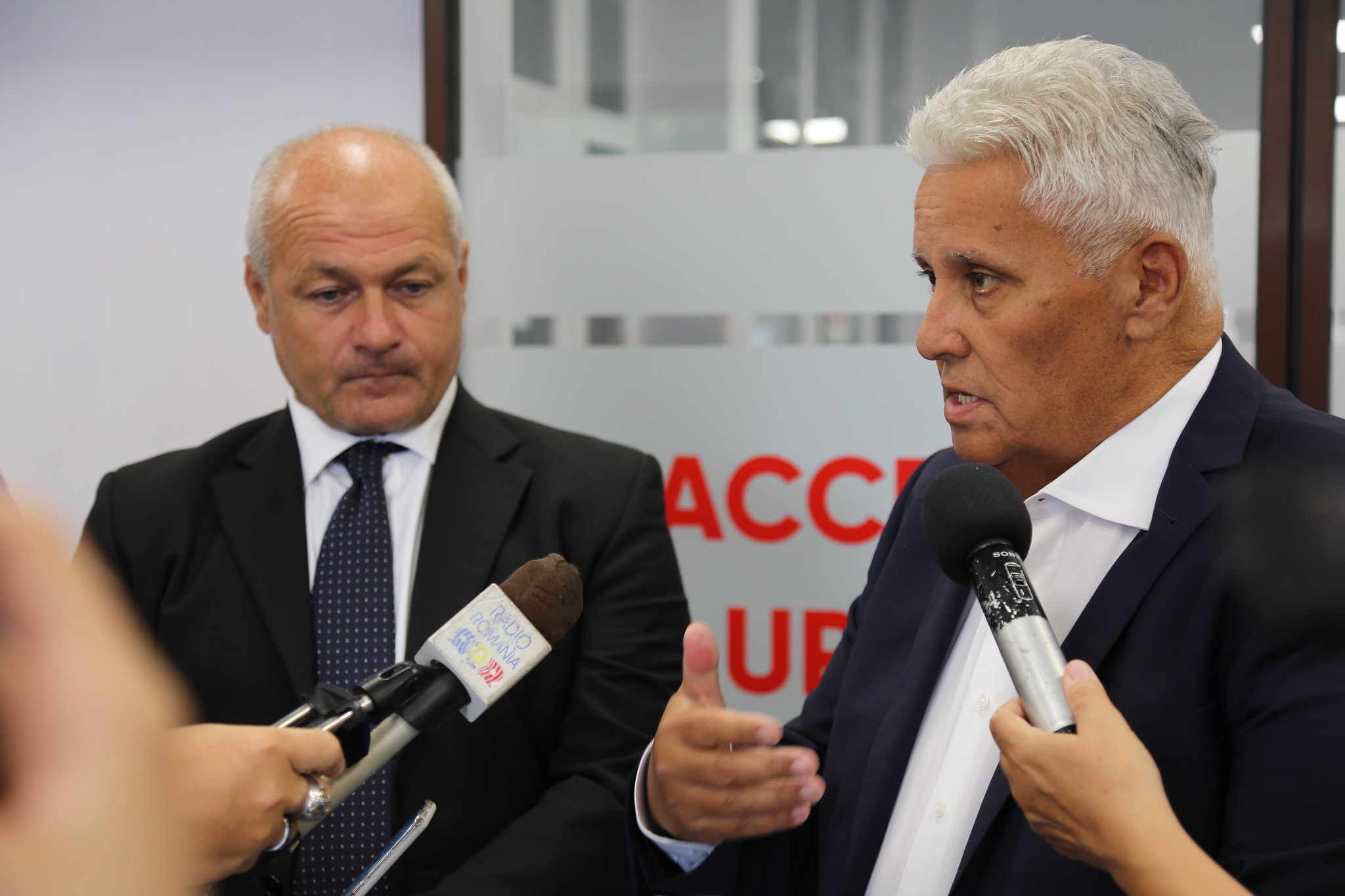 Ultima zi de tratament cu „medicamentul” Laza la Spitalul Județean din ...