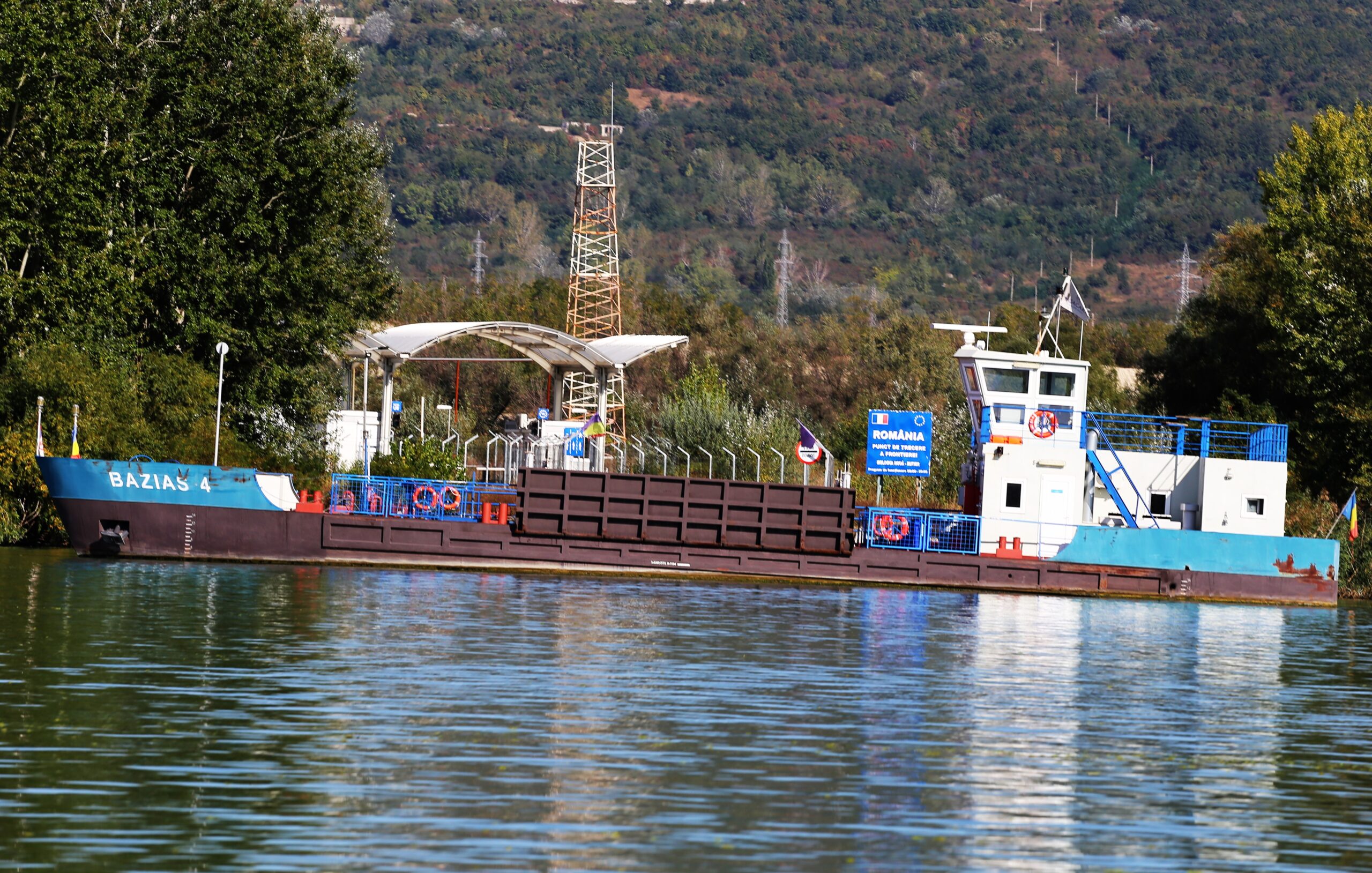 Turismul în Clisura Dunării ia o pauză! Până când se potolesc valurile ...