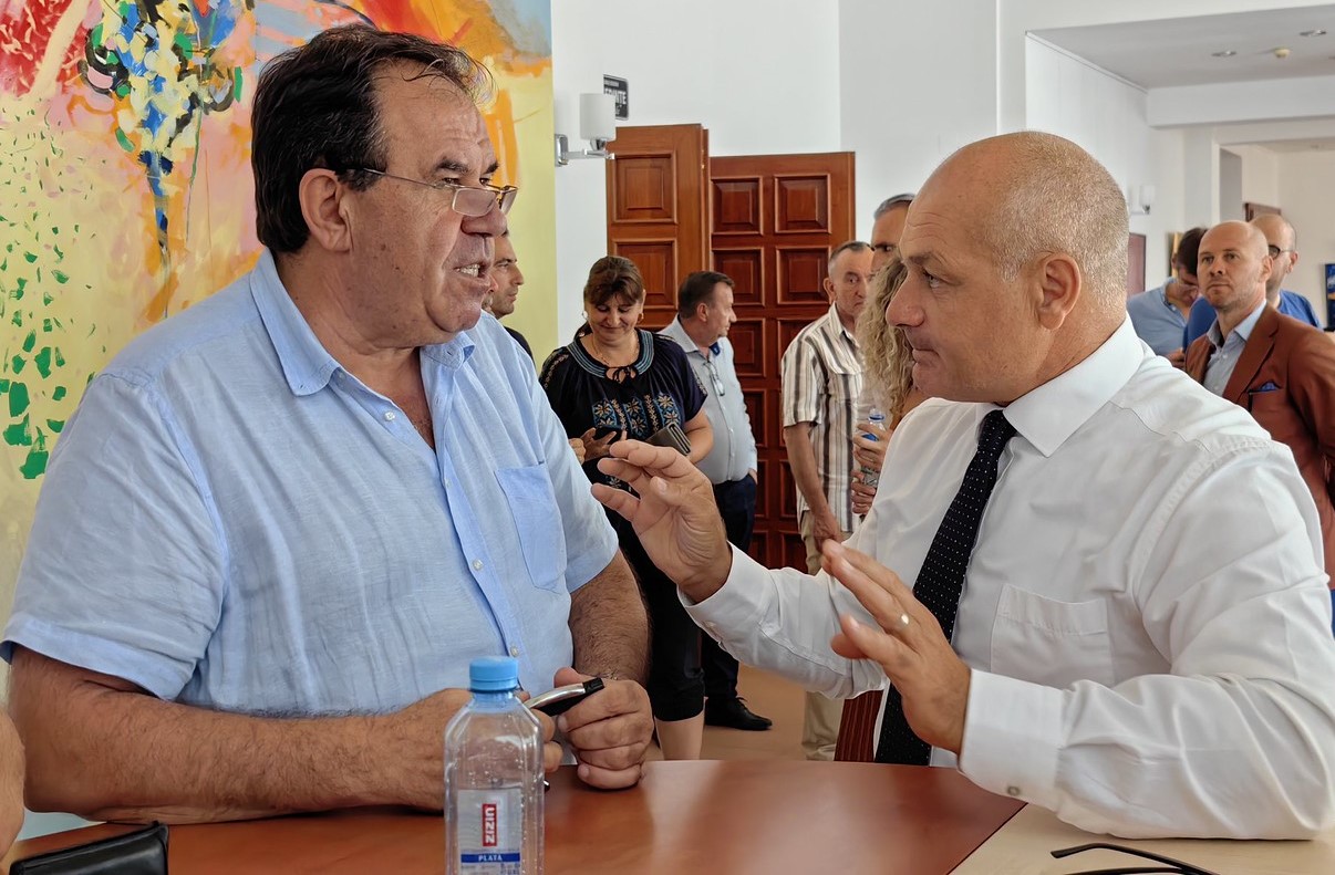 Crina e varză și evazionist, Bașag trebuie scuipat între ochi, Ionescu ...