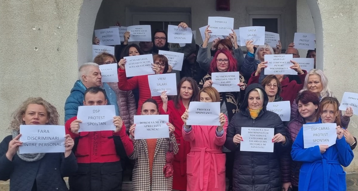 A treia zi de proteste la Direcția de Sănătate Publică Caraș-Severin