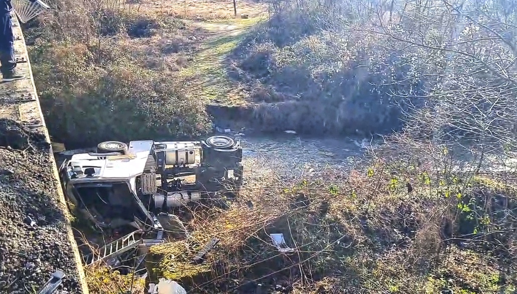 Accident mortal pe DN 6! Un cap tractor a căzut în apă
