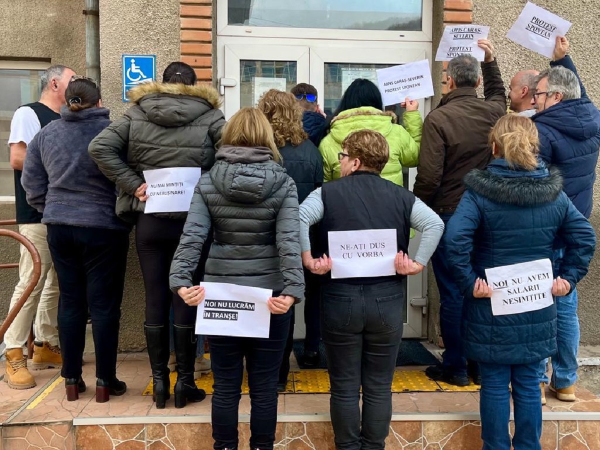 Ultima zi lucrătoare din an i-a scos din nou în stradă pe angajații ...