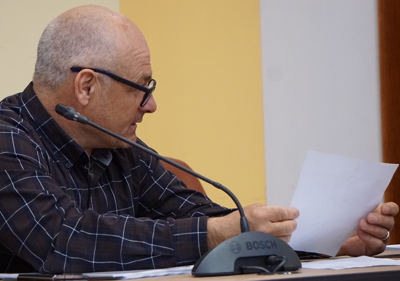 Dunca duce în instanță fotografia cu care îl poate lăsa pe Isac fără ...