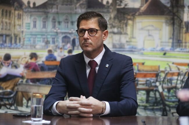 Florin Bucur, primarul PNL al comunei Moșnița Nouă candidează pentru un ...