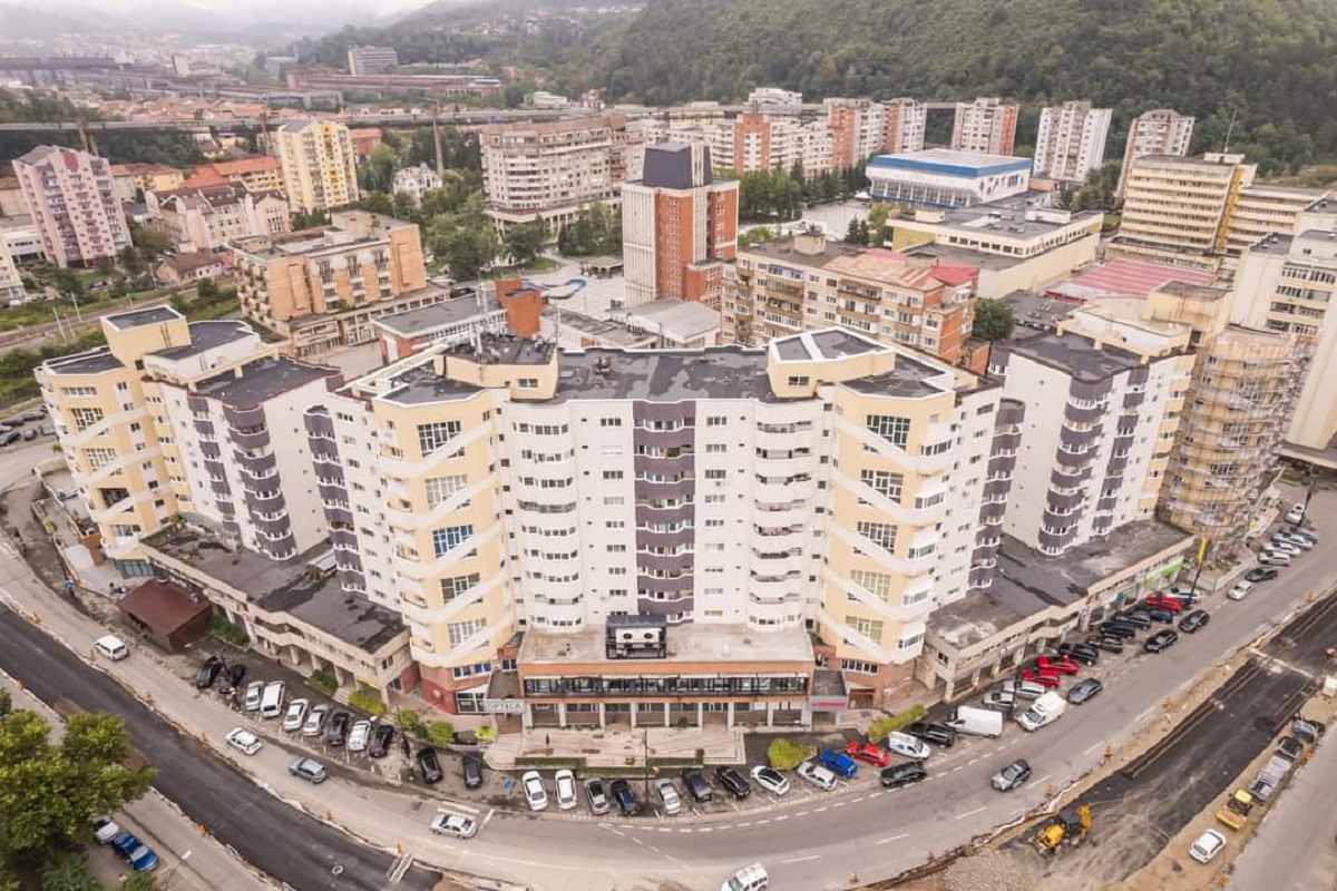 Blocurile de pe I.L. Caragiale din Reșița, încălzite cu bani europeni, cu ajutorul Termoconstruct