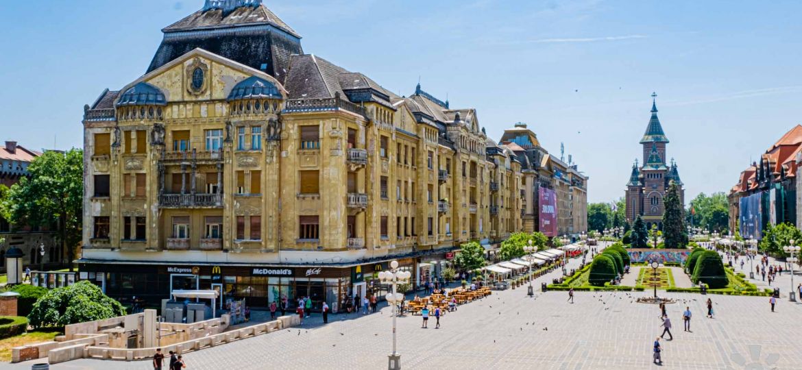 Acum plătește și onorariul de avocat după ce a fost lovit de o umbrelă ...