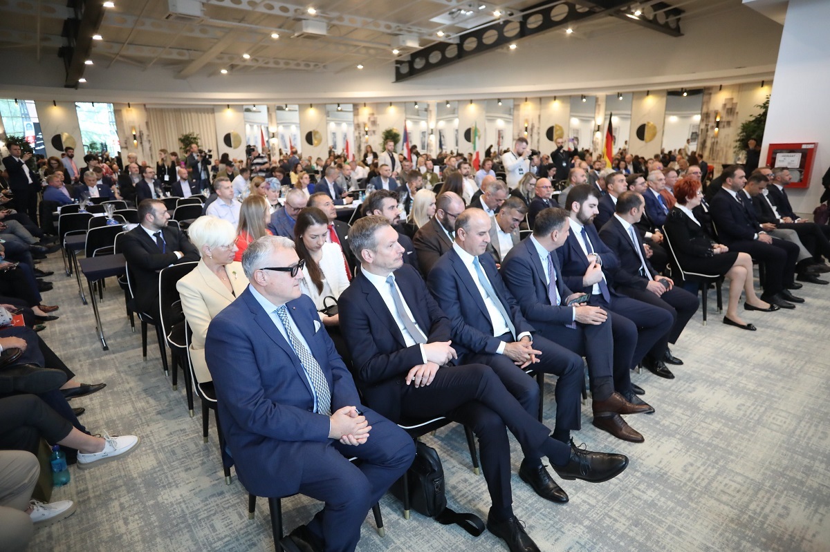 Europa reunită la Timișoara, la CCIAT. Se bate palma pentru investiți ...