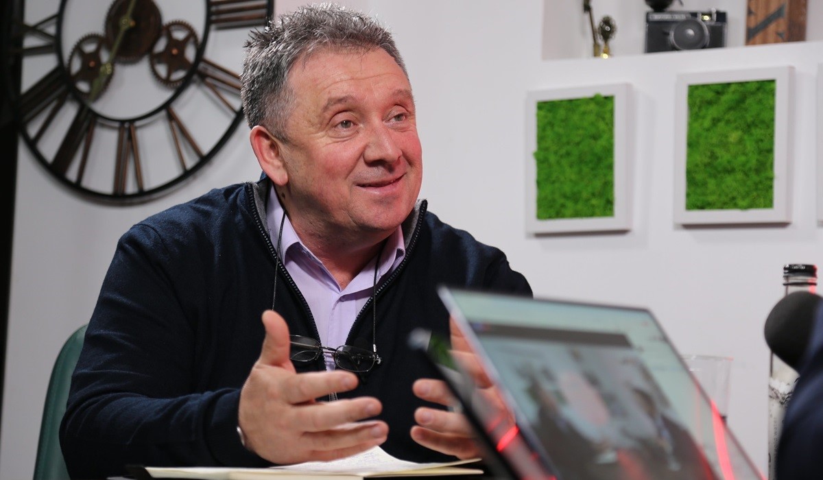Danu, prezentul și viitorul Aninei! Românu, trecutul!