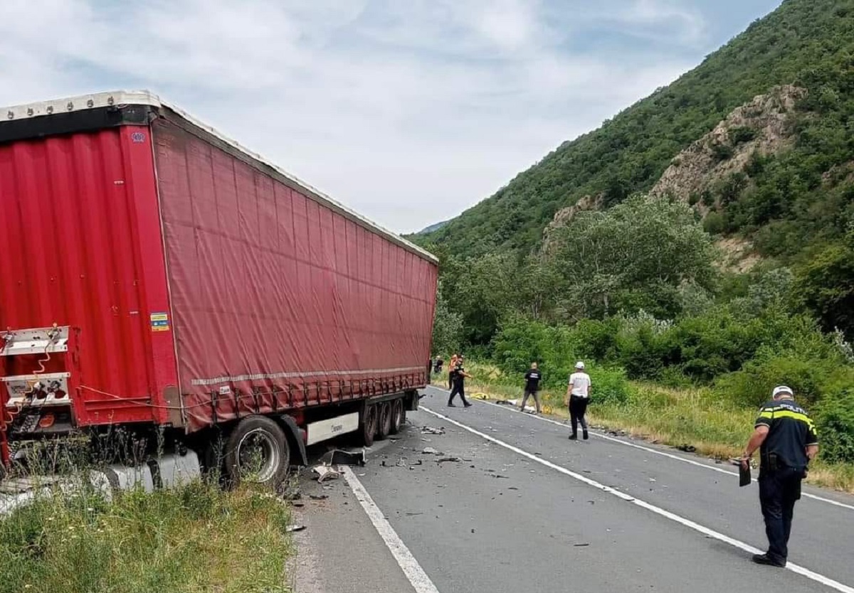 Update. Motociclist accidentat mortal lângă Băile Herculane - Știri din Timișoara; Express de ...
