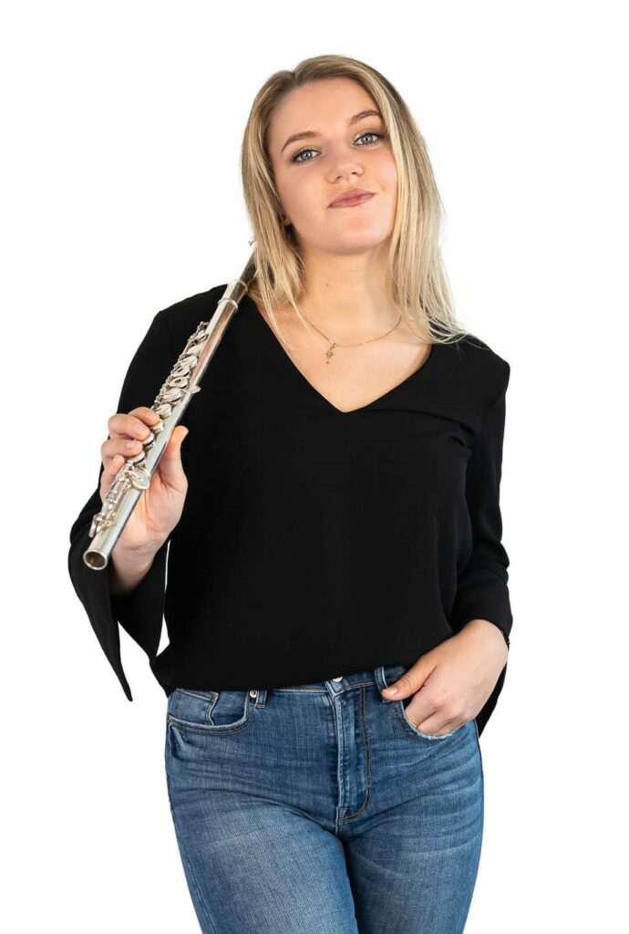 Doi studenți timișoreni, premiați la Concursul Internațional de Flaut ...