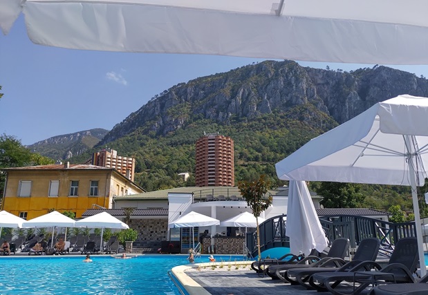 Unde ne răcorim în zilele toride de vară? La ștrandul Versay - un nume ...