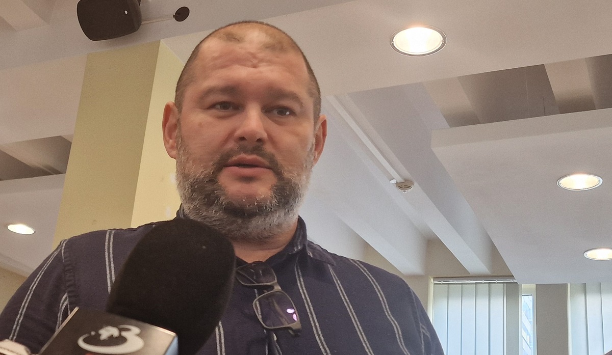 Primăria Reșița „rade” o casă și salvează alta